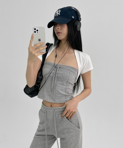 BLACKUP（ブラックアップ）の「BLACKUP フィンゼルピンタックチューブトップ（チューブトップ）」 - WEAR