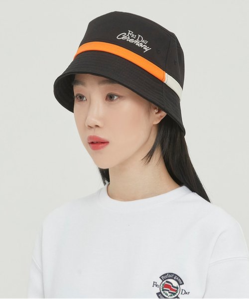 ROMANTIC CROWN（ロマンティッククラウン）の「『ROMANTIC CROWN』フライデーデザインバケットハット（ハット）」 - WEAR