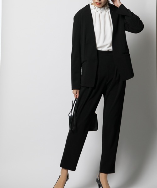 INTERPLANET（インタープラネット）の「【WEB限定】【3点セット】カットジョーゼットカラーレスジャケット＋テーパードパンツ＋ブラウス（セットアップ）」 - WEAR