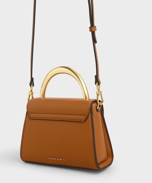 CHARLES & KEITH（チャールズ & キース）の「ツートーンアンギュラーフラップバッグ / Two-Tone Angular ...