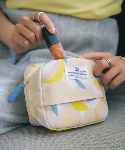 Wpc.（ダブリュピーシー）の「Wpc. Patterns はっ水スクエアポーチ（ポーチ）」 - WEAR