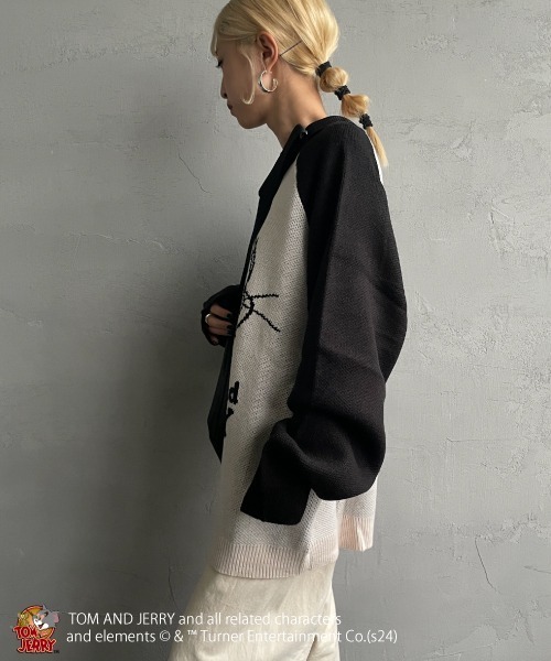 SEQUENZ（シークエンズ）の「【WEB限定】[SEQUENZ/シークエンズ] トムとジェリー 前後2WAY ジャガードラグランニット（ニット/セーター）」 - WEAR
