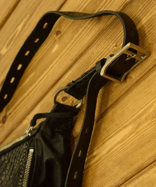 KMRii（ケムリ）の「KMRii/ケムリ/BD-Sniper Python（ショルダーバッグ）」 - WEAR