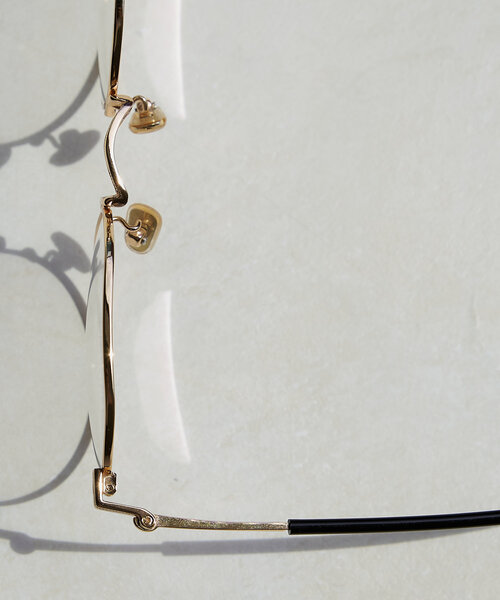 Omekashi（オメカシ）の「ゴールドフレームメガネ（サングラス）」 - WEAR