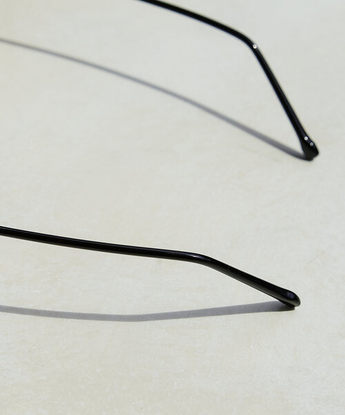 Omekashi（オメカシ）の「ゴールドフレームメガネ（サングラス）」 - WEAR