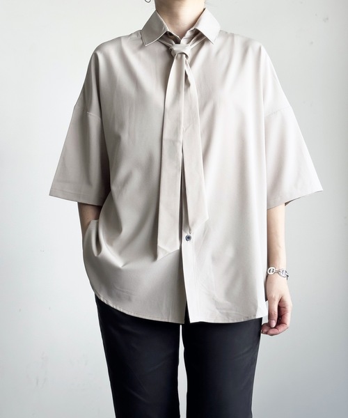 COMMON WARE（コモンウェアー）の「COMMONWARE:ポリストレッチネクタイシャツS/S（シャツ/ブラウス）」 - WEAR