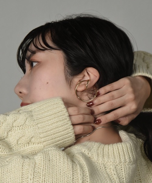 lawgy（ラウジー）の「nuance curve cuff（イヤーカフ）」 - WEAR