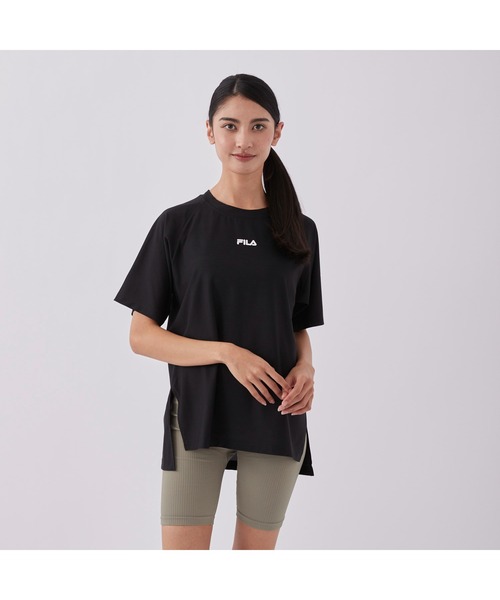 FILA（フィラ）の「FILA/フィラ 水陸両用 半袖 ブランド ロゴ ストレッチ 吸水速乾 UVカット 軽量 ラッシュガード クルーネック Tシャツ（Tシャツ/カットソー）」 - WEAR