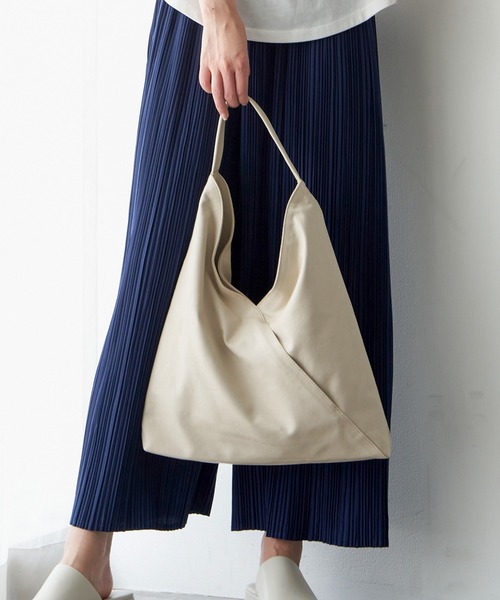 ikka（イッカ）の「PUソフトワンショルダーバッグ（ショルダーバッグ）」 - WEAR