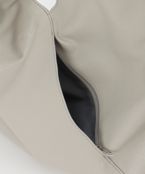 ikka（イッカ）の「PUソフトワンショルダーバッグ（ショルダーバッグ）」 - WEAR