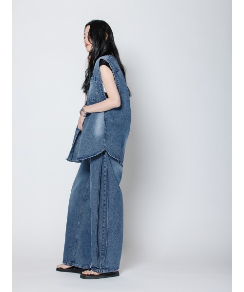 YENN（イエン）の「【先行予約】YENN サイドプリーツデニムパンツ（デニムパンツ）」 - WEAR