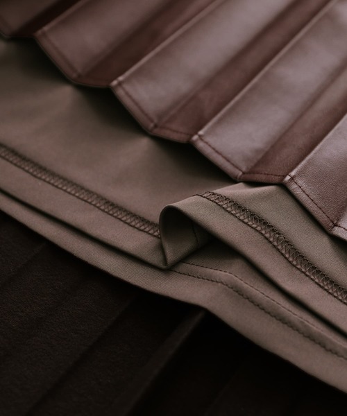 osharewalker（オシャレウォーカー）の「『フェイクレザープリーツスカート』（スカート）」 - WEAR