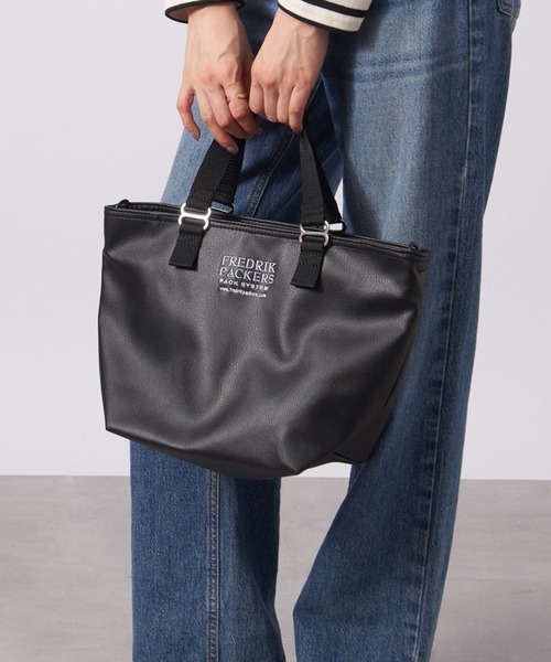 【セール】【FREDRIK PACKERS】EC限定商品 FAM TOTE ECO LEATHER WIDE（トートバッグ）｜FREDRIK ...