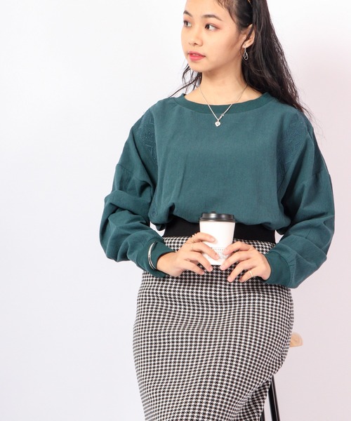 Quelle Chance（ケルシャンス）の「Quelle chance リブ使い刺繍入りプルオーバー（シャツ/ブラウス）」 - WEAR