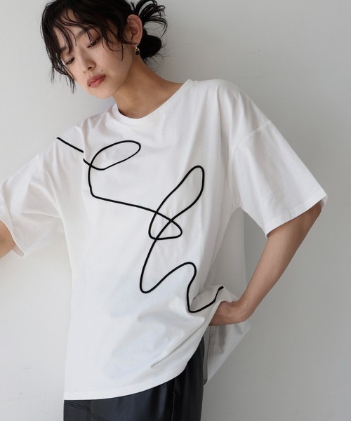 hellam（へラム）の「コード刺繍ニュアンス柄Tシャツ（Tシャツ/カットソー）」 - WEAR