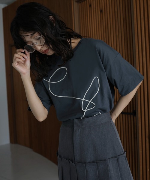 hellam（へラム）の「コード刺繍ニュアンス柄Tシャツ（Tシャツ/カットソー）」 - WEAR