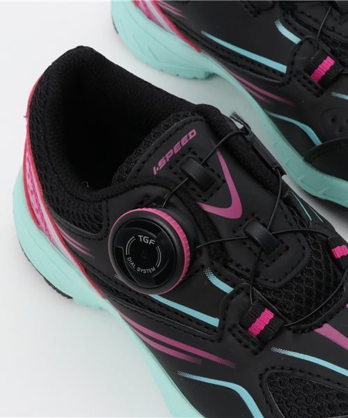 IGNIO（イグニオ）の「TGF ダイヤル式 ランニングシューズ BKSX（スニーカー）」 - WEAR