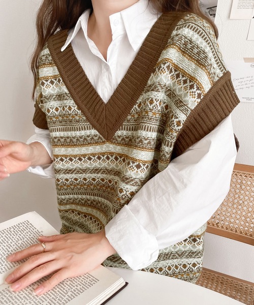 classicalelf（クラシカルエルフ）の「Vネックニット（ニット/セーター）」 - WEAR