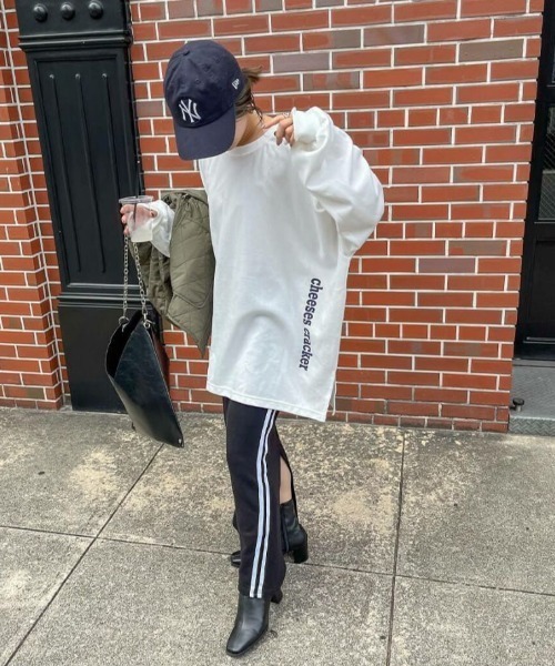 ISOOK（アイスー）の「Back print over long tee / バックプリントオーバーロンT(yui select)（Tシャツ/カットソー）」 - WEAR