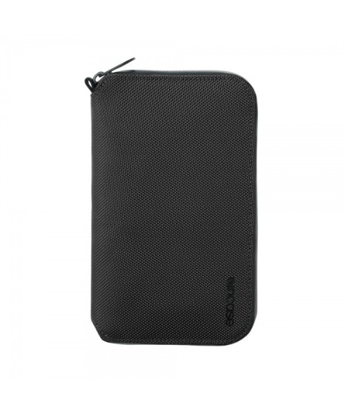 incase（インケース）の「INTR40053-Passport Wallet-Black（クラッチバッグ）」 - WEAR