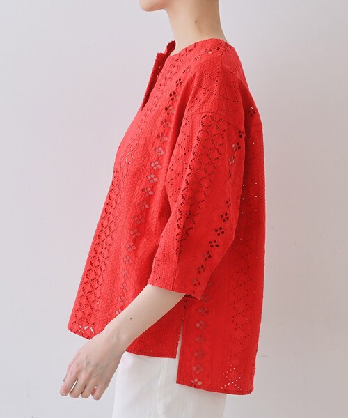 INDIVI（インディヴィ）の「【刺繍／レース】スラッシュネックブラウス（シャツ/ブラウス）」 - WEAR