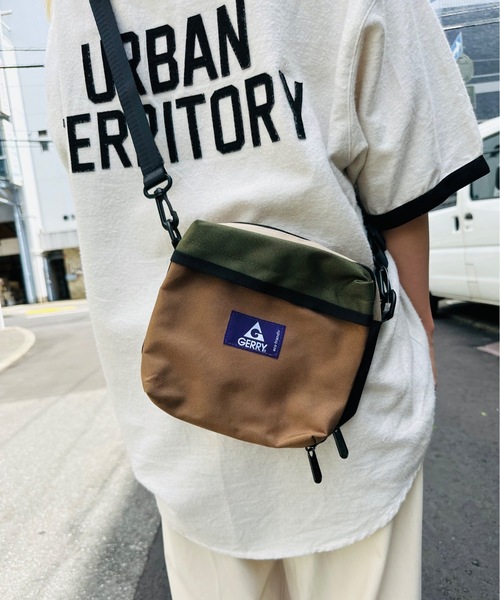 GERRY（ジェリー）の「GERRY / E/F 正方形マルチショルダー / R1710（ショルダーバッグ）」 - WEAR
