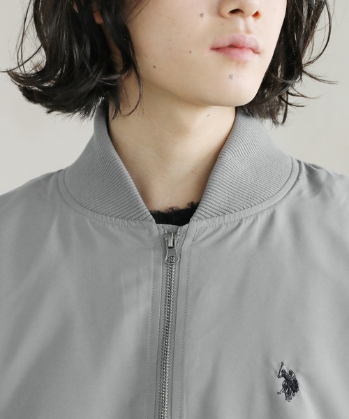 U.S. POLO ASSN.（ユーエスポロアッスン）の「U.S.POLO ASSN.別注 オーバーサイズ中綿ショートMA-1（MA-1）」 - WEAR