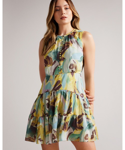 Ted Baker（テッドベーカー）の「ELLAIN フラワープリント ティアード ミニドレス（ドレス）」 - WEAR