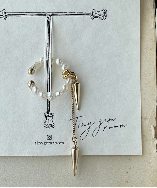 tone（トーン）の「【Tiny gem room】淡水パール スタッズ イヤーカフ(MA)（イヤーカフ）」 - WEAR