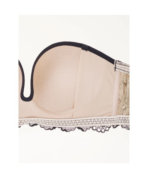 tutuanna（チュチュアンナ）の「[特盛ブラ]ワイヤー入りチューブトップ(Fカップ)（ブラジャー）」 - WEAR