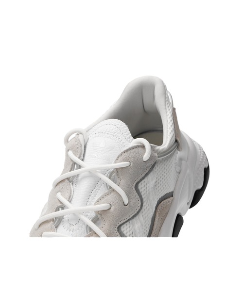 adidas Originals（アディダスオリジナルス）の「adidas OZWEEGO EE6464（スニーカー）」 - WEAR