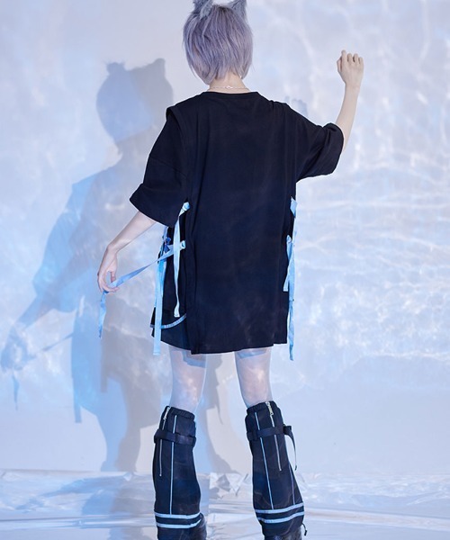 ililil（イルイルイル）の「『ililil/イルイルイル』ぴかぴかホログラムTシャツ（Tシャツ/カットソー）」 - WEAR