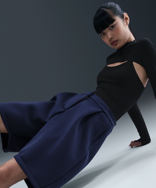 NIKE（ナイキ）の「ナイキ スポーツウェア モダン フリース ウィメンズ ミッドライズ ルーズ ショートパンツ / Nike ...