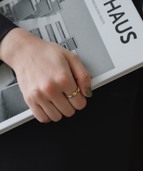 BIRTHDAY BAR（バースデイバー）の「Flat Wave Ring（リング）」 - WEAR