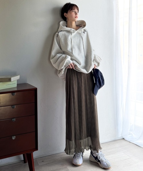 セール】大人の抜け感スタイル ランダム プリーツ 裾メロウ シャイニー