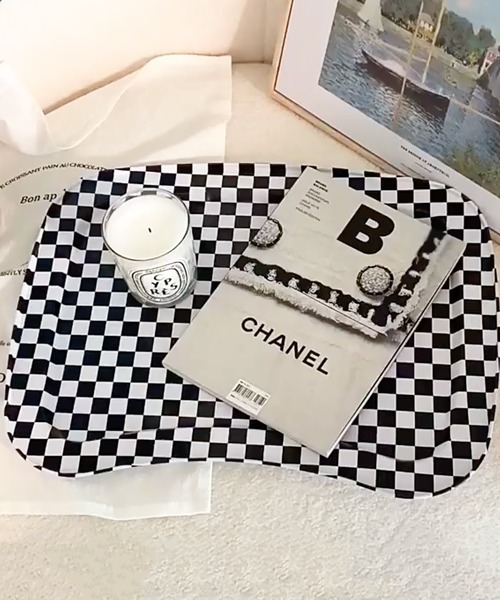 Ein（アイン）の「Ein/チェック柄 ラウンドスクエア トレー トレイ（ランチョンマット/テーブルウェア）」 - WEAR