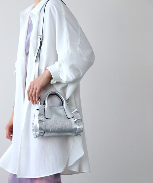 RIPANI（リパーニ）の「【RIPANI】メタリックレザーフリルデザインミニバッグ(Q46518)（ハンドバッグ）」 - WEAR