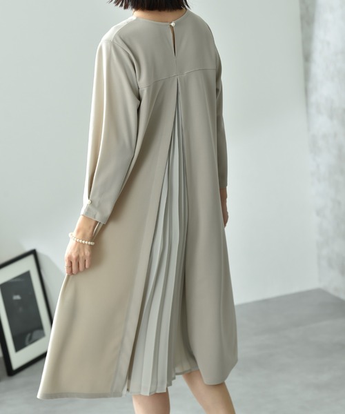 INTERPLANET（インタープラネット）の「カットジョーゼットBACKプリーツワンピース（ワンピース）」 - WEAR