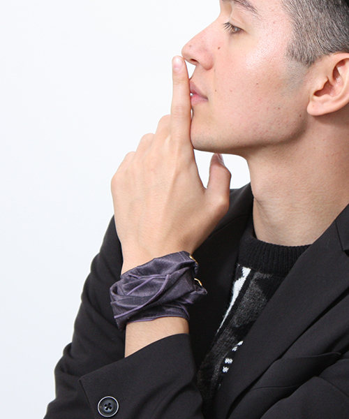 piuoro（ピウオッロ）の「piu oro（バングル/リストバンド）」 - WEAR