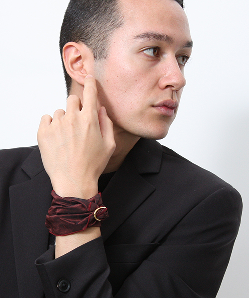 piuoro（ピウオッロ）の「piu oro（バングル/リストバンド）」 - WEAR