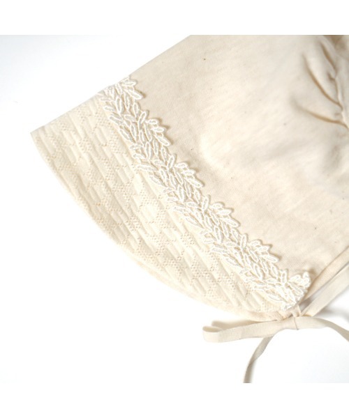 Hoppetta（ホッペッタ）の「Hoppetta flower ジャガードボンネット アイボリー 42-44cm（その他ベビーウェア）」 - WEAR