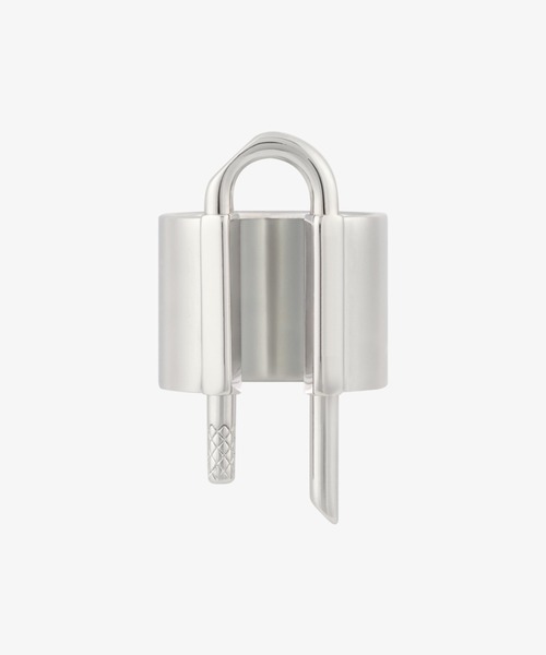 GIVENCHY（ジバンシイ）の「U Lock ring in metal（チャーム）」 - WEAR