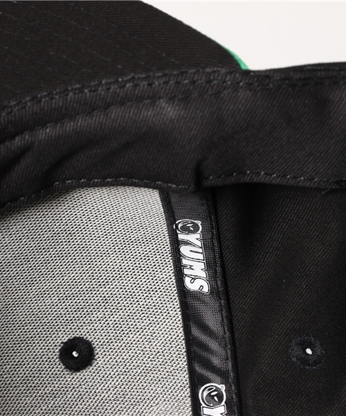 ONSPOTZ（オンスポッツ）の「YUMS SNAPBACK CAP CLASSIC LIGHTRICITY 2 BLACK（キャップ ...