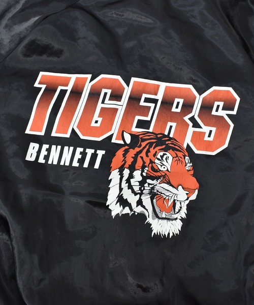 VINTAGE（ヴィンテージ）の「【ヴィンテージ古着】BENNETT TIGERS / ベネット・タイガース フルスナップ ナイロンジャケット ...