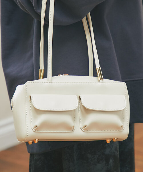 cache cache（カシュ カシュ）の「【cache cache(カシュカシュ)】ダブルポケットロングハンドルボストン（ボストンバッグ）」 - WEAR