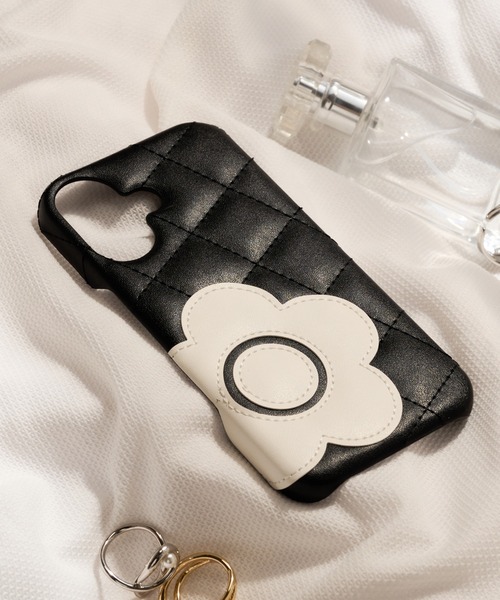 MARY QUANT（マリークワント）の「【MARY QUANT】MARY QUANT DAISY PATCH QUILT Shell Case（スマホケース/カバー）」 - WEAR