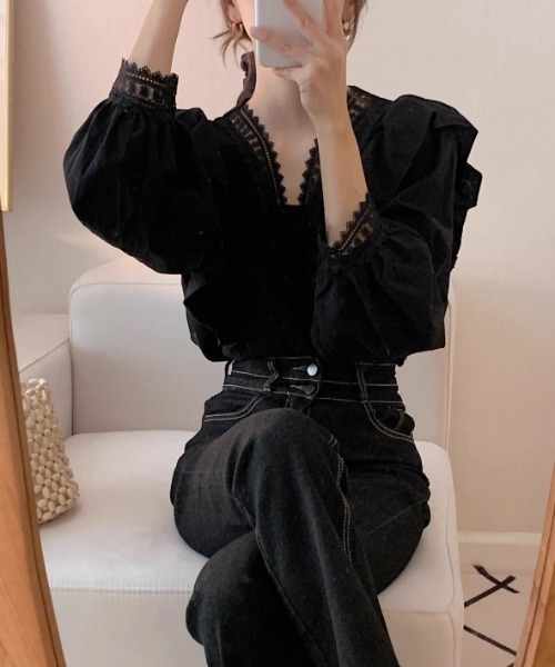 CELENA BEATS（セレナビーツ）の「フリルレース Vネック 長袖ガーリー ブラウス（シャツ/ブラウス）」 - WEAR