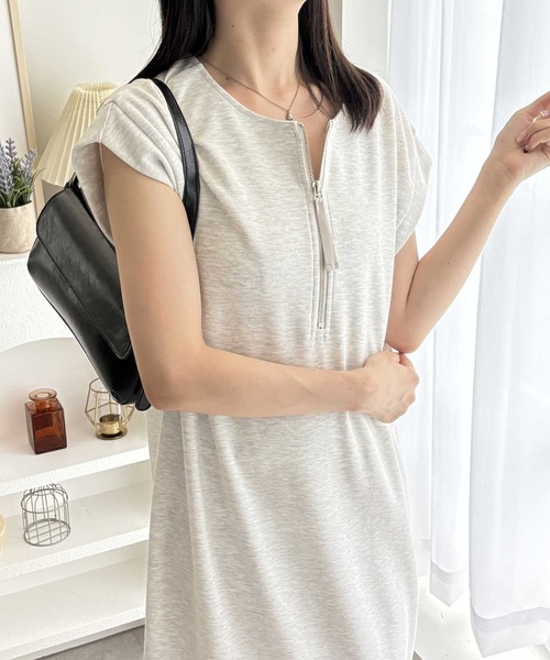 GeeRA（ジーラ）の「【全骨格細見え】前後2WAYハーフジップフレンチ袖Iラインワンピース（ワンピース）」 - WEAR