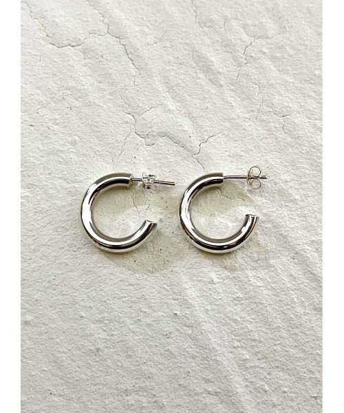 mou（モウ）の「S925 Simple c-curve silver pierce（ピアス（両耳用））」 - WEAR