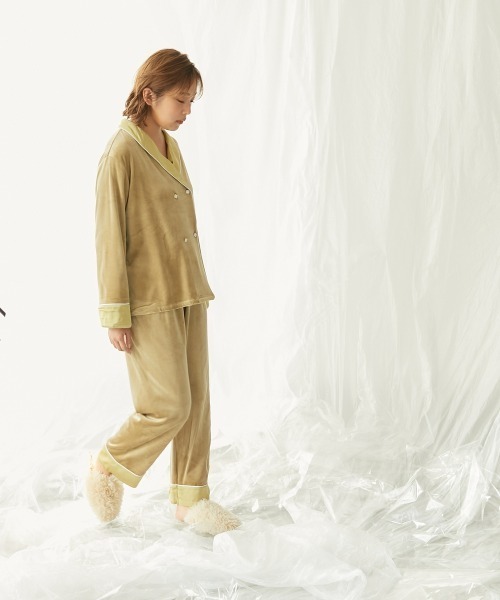 QFORON（キュフォロン）の「ベロアダブルボタンパジャマセット（ルームウェア/パジャマ）」 - WEAR